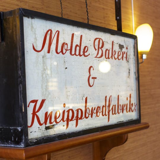 Kneippen - Bestill kaker og bakervarer i Molde